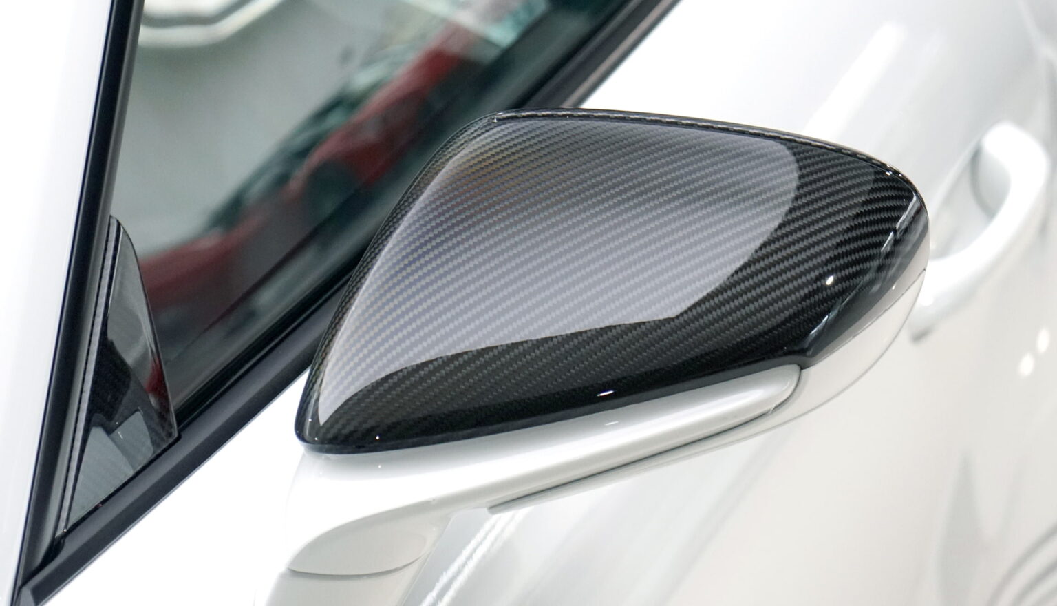 Carbon Fibre Parts Dubai | Custom Carbon Fibre Car Styling